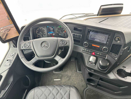 Седельный тягач Mercedes-Benz ACTROS. AXOR