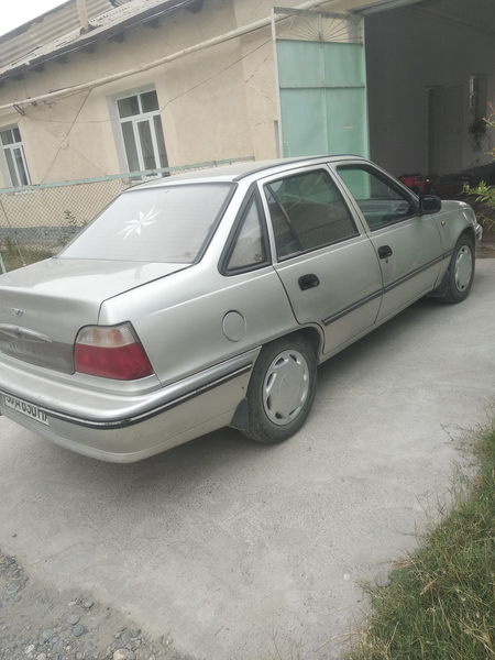 Nexia 1 sotiladi.