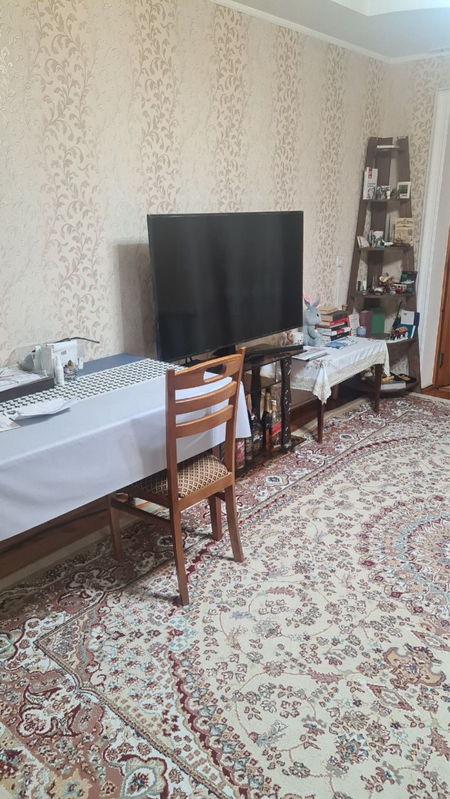 Дружба народов - срочно продается 2в3 ком / 2 этаж 77 серия