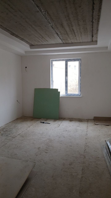 2 xonalik kvartira sotiladi 1-qavat podvali bilan
