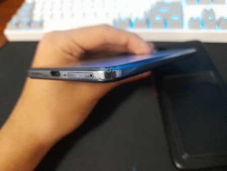 Продаётся телефон Vivo v21 8+4/128