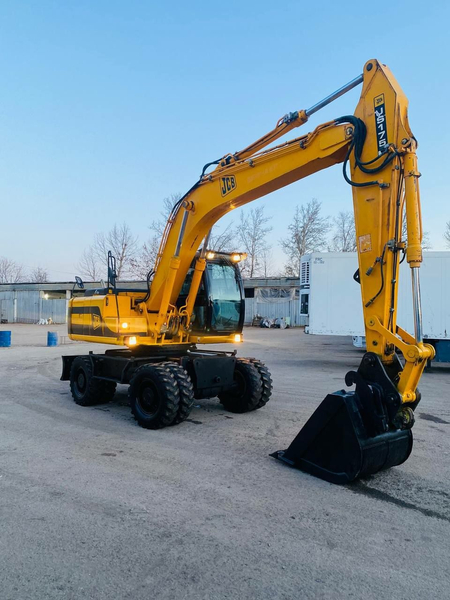 Экскаватор JCB JS 175 W
