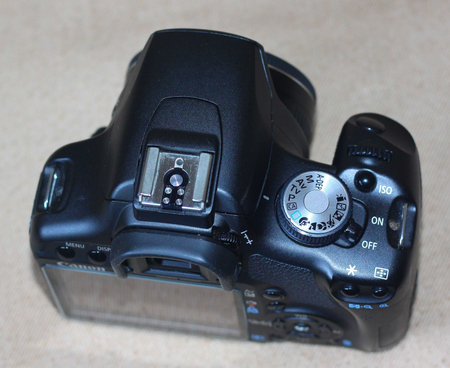 Продаётся фотоаппарат Canon 500D с объективом Canon EF 40mm f/2.8 STM