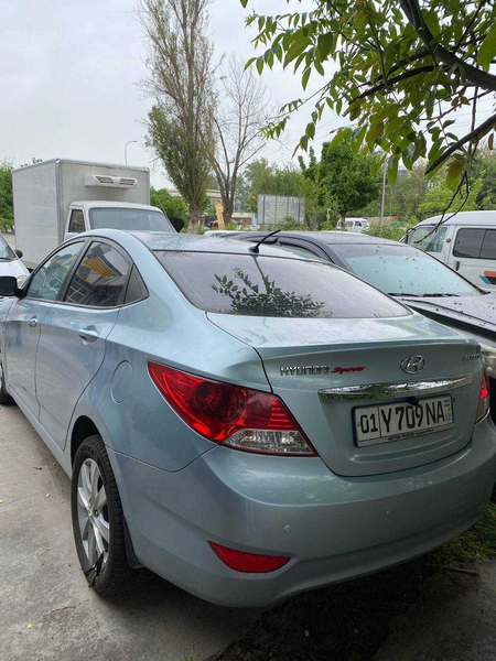 Продается автомобиль Hyundai Accent 2012 года автомат битая. Ташкент.