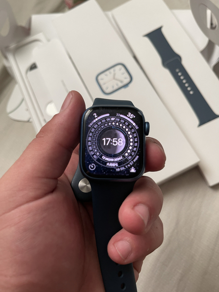 Продам Apple Watch 7 41 mm