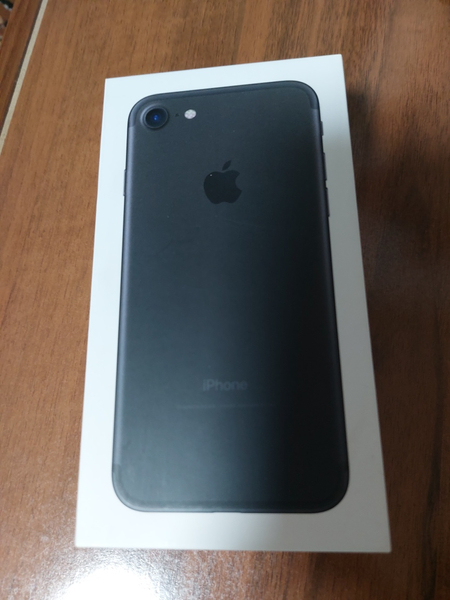 Продаю телефон iphone  7