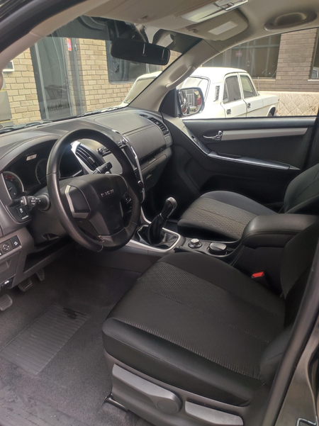 Пикап ISUZI  D-MAX автомат 2023