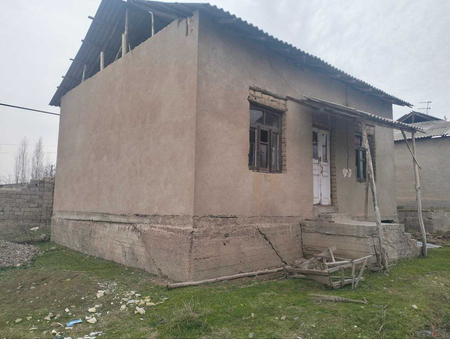 Yer sotiladi 7 sotix 3 xona uyi bilan