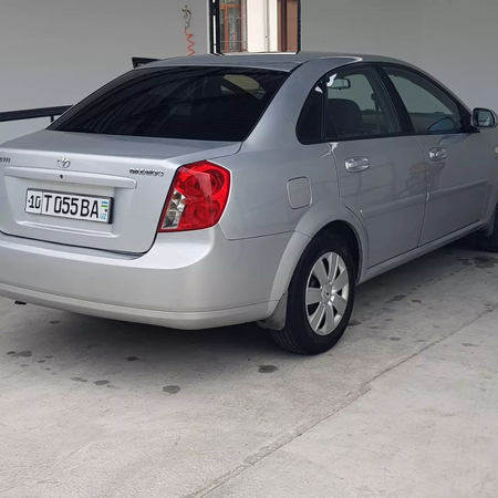Ласетти 2006й 2 позиция СРОЧНО сотилади. 5500 булиши,