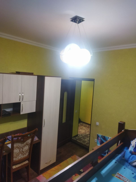 Срочно продается квартира Яшнабад Тузель 2 3/3/5, цена  80000у.е