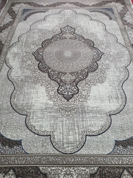 Eshon guzarda Bek gilam dukoni