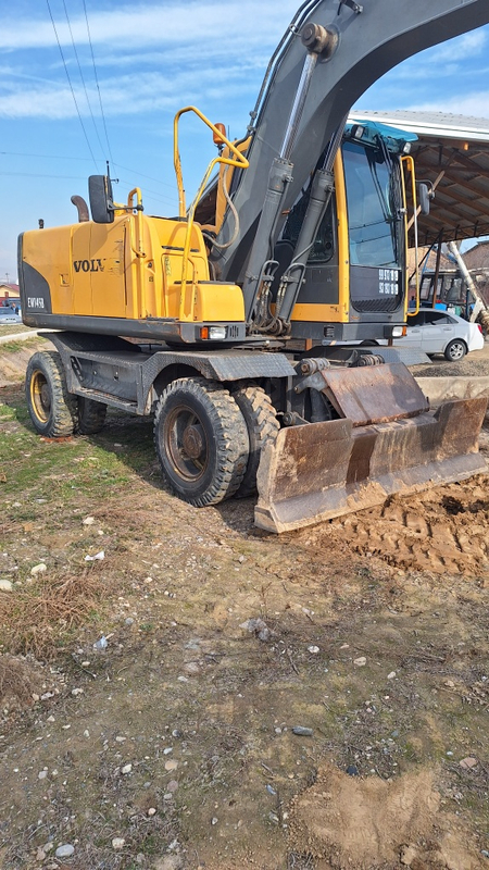 Volvo 145 sotiladi 2009 yil