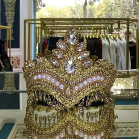 Tillaqosh diadema karona