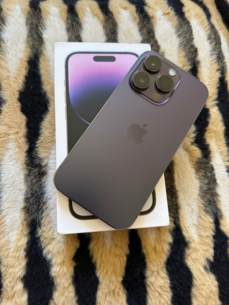 iPhone 14pro purple
