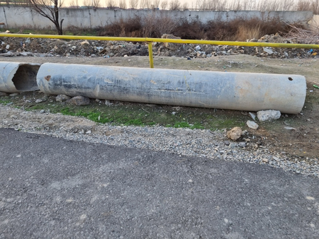 2 труба бетон сотилади