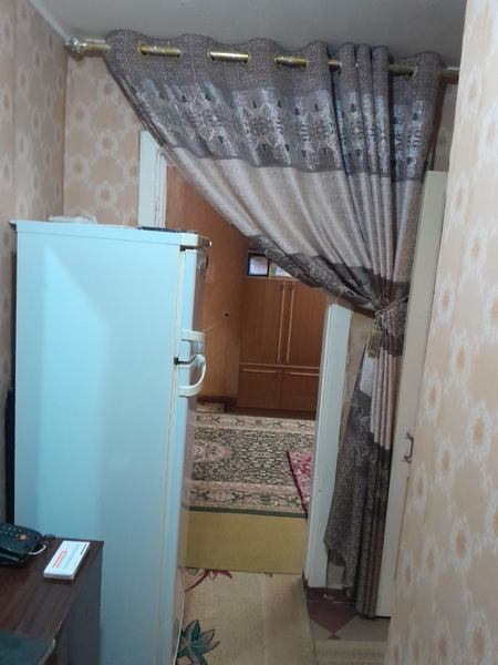 Srochna 2 xonali kvartira sotiladi yoki xovlga barter qilamiza  2 etaj