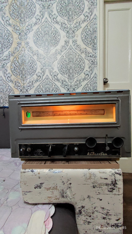 Продается радиоприемник  Казахстан . 1974  г .