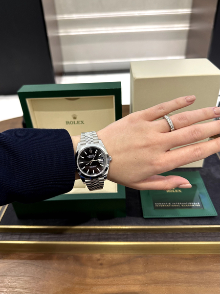 NEW Rolex Datejust Steel 41mm 126300