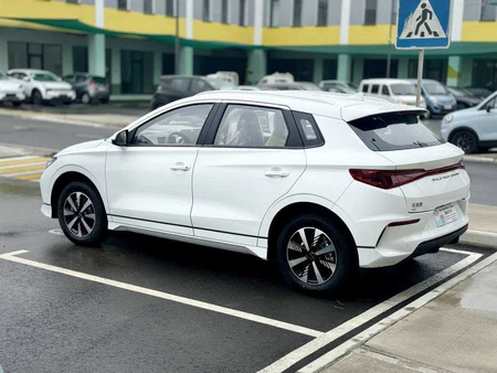 Bolib tolashga BYD e2 2024