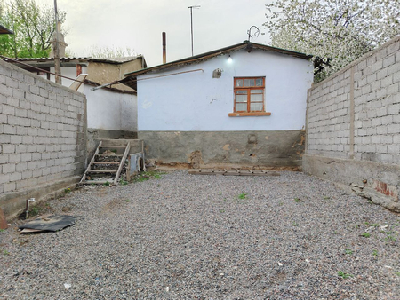 Продается Чирчик ш. 8 сотих 4х ховли