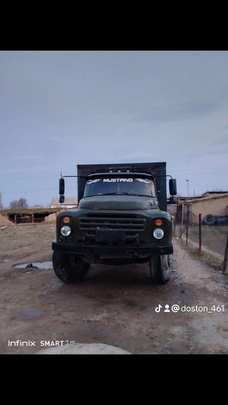 Zil 130 sotiladi 90 mln