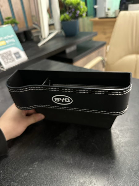 Byd aksesuarlar nalichida