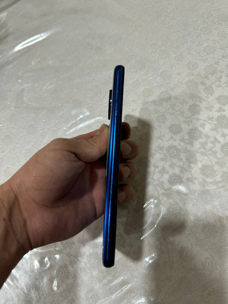 Poco 3x NFC 
Pul kerakligi uchun majburan sotiladi.