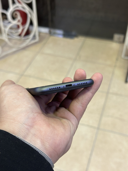 Iphone 11 idealll 233$