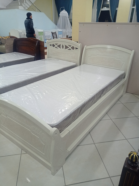 Kravat adinarni, matras artapedik