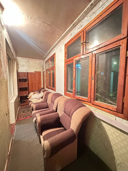 Продажа квартиры 

Чиланзар 19 квартал 
2/3/4.  Балкон 1.5*6 метров
Ор