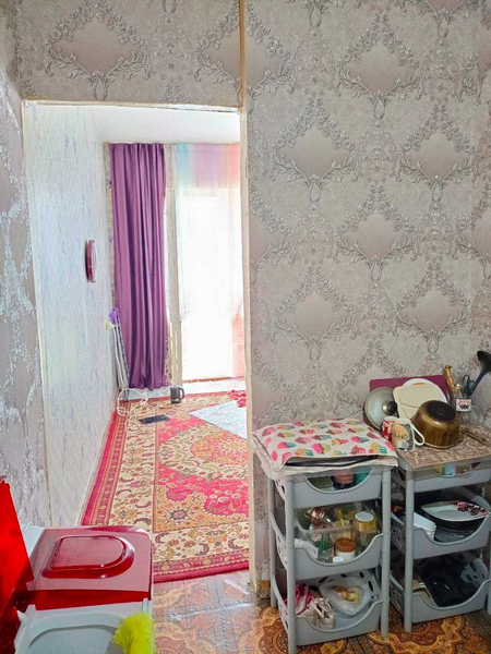 1 комнат. Общижитие 18 м2. Газ есть. Ор-р. Чиланзар БТИ.