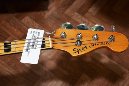 Продам прокаченный Скваер Classic Vibe 70s Jazz Bass