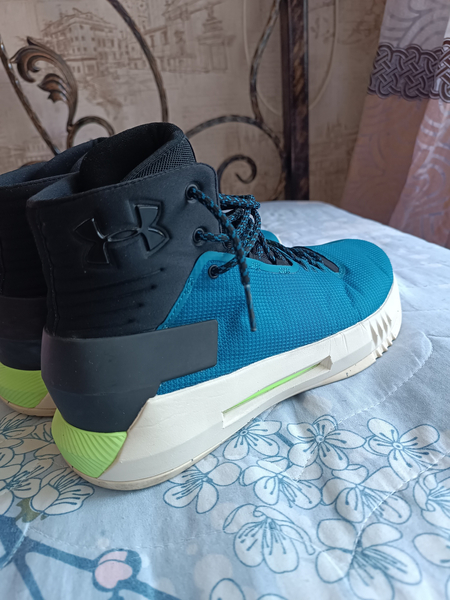 Оригинальные кроссовки Under Armour