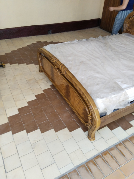 Спальная кровать