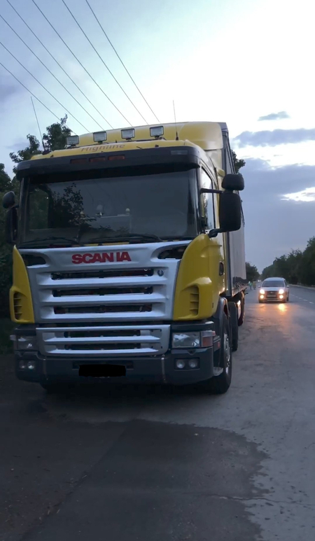 СРОЧНО 40.000$ 2003 йил газли вичай матор SCANIA прицеп 2006 кроне соф