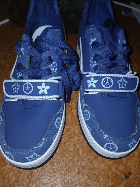 Assalom alekum krasovka sotiladi Luis Vuitton 40 razmer