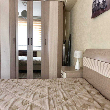 Вторичка  Площадь 70 м2 Ц-4, сзади Wyndham Hotel кирпич евро;