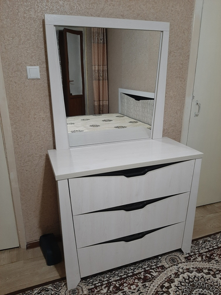 Продается спальный гарнитур