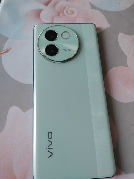 vivo v 30 e 5g  8/256 gb