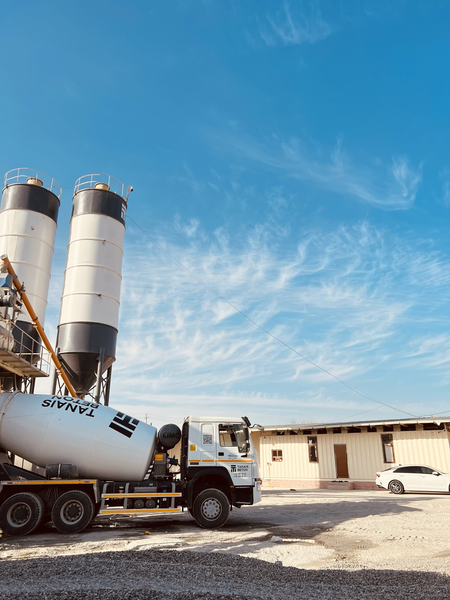 Beton qorishmasini yetkazib berish xizmatlari va shlakoblok