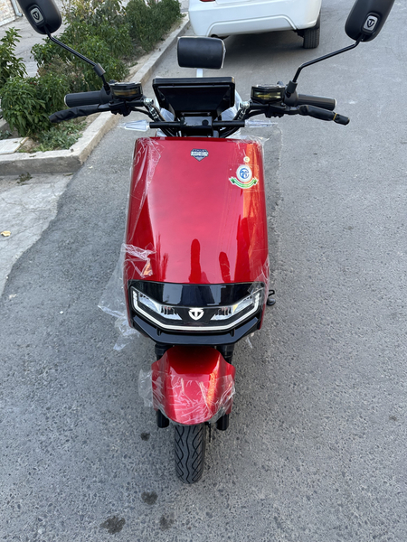 Skuter elektra mokri rangi 650 2 ta qoldi skidkada