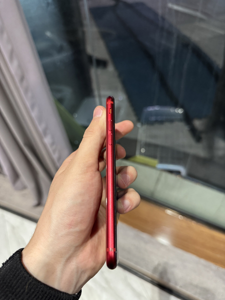 Iphone se3 red yengi 2 kunli tel