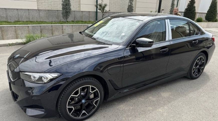 В Наличий BMW I3 40L