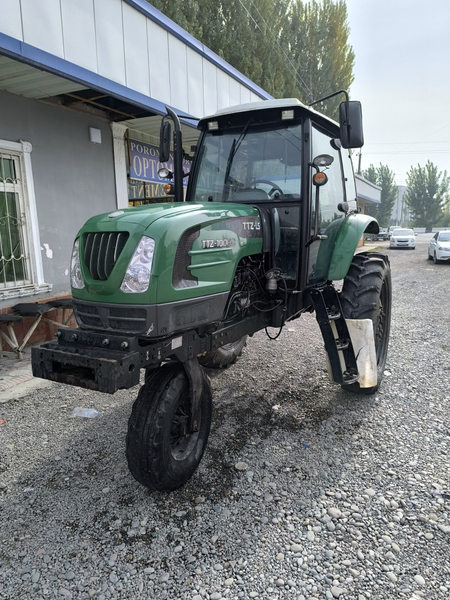Traktor sotiladi