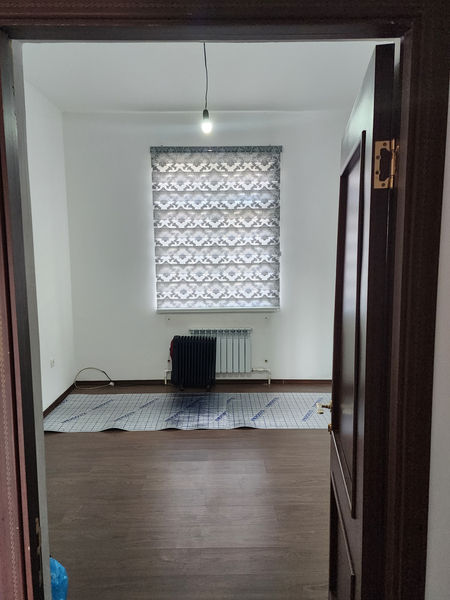 Xovli (участка) sotiladi 6 sotix 4 xona 
Manzil: Bektemir