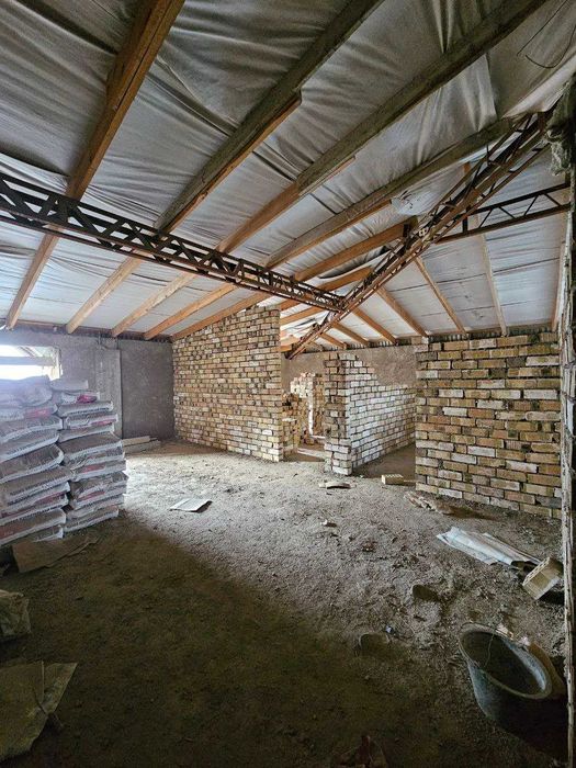 Продаëтся квартира коробка в новостройке.