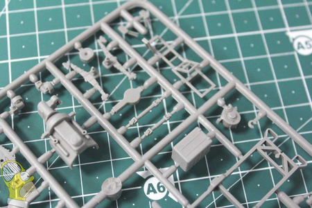 Сборная модель автомобиль АТЗ-4-131 (топливозаправщик) (ICM, 1:72)