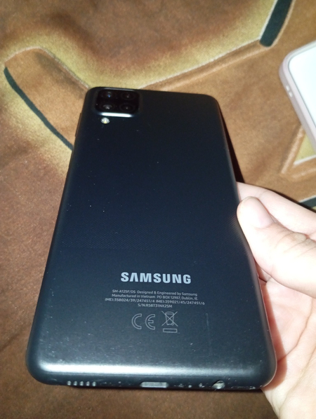 Samsung a12 sotiladi narx boʻlishi 800.000
