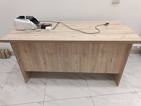 Продаются столы для офиса новые