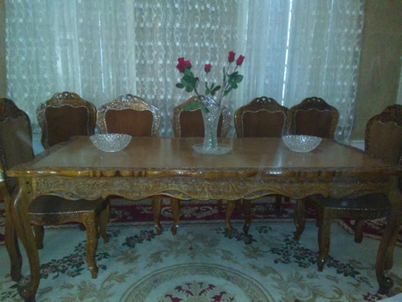 Красивый комплект ручной резной работы (Орех)